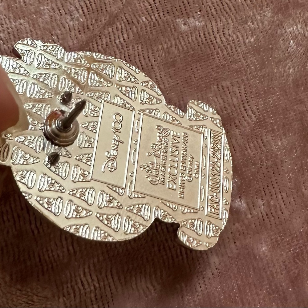 Disney Adorbs Daisy Pin, Limited Edition 400, D23 Dai… - Gem